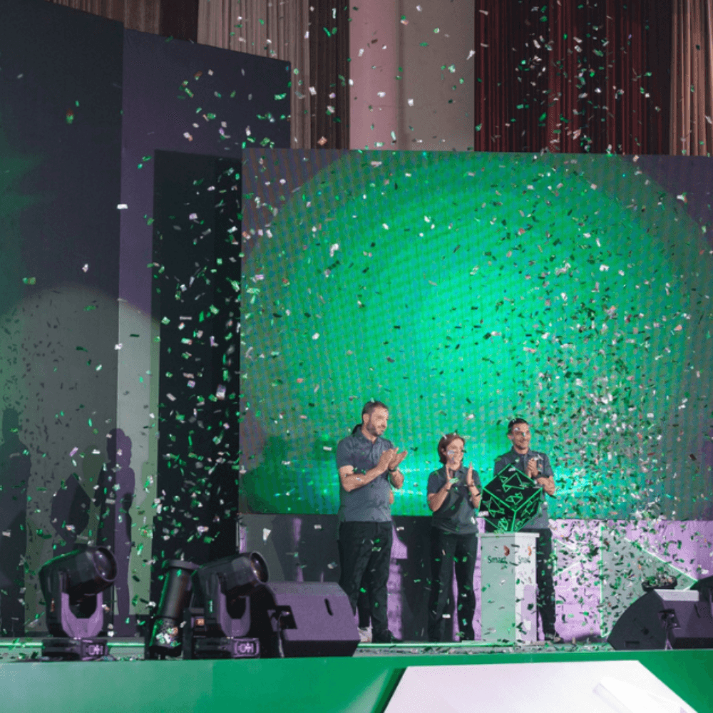 Smart Axiata Scores Double Awards for HR and B2B Excellence | Smart Axiata